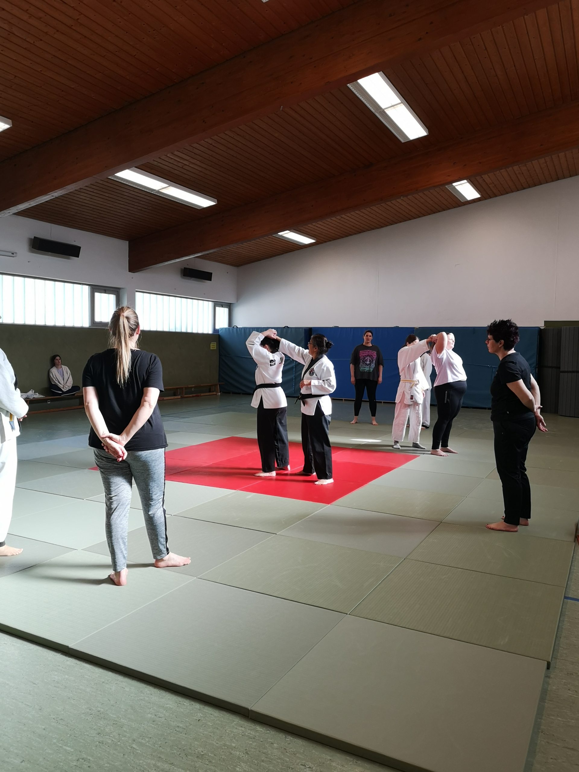 Mit dem Schlüssel zum Erfolg: Selbstverteidigungskurs der Hapkido-Abteilung – TSV Rot-Weiß ...